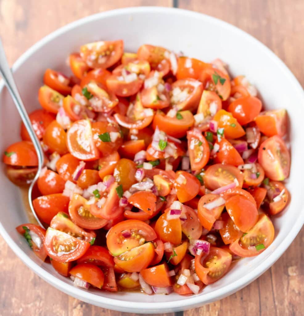Tomato And Onion Salad - Neils Healthy Meals